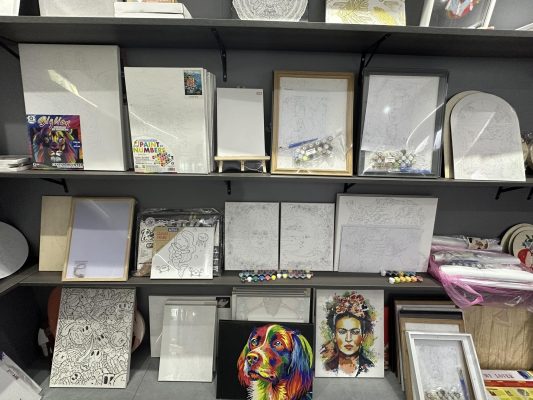 About Us - Numeral Paint Kit